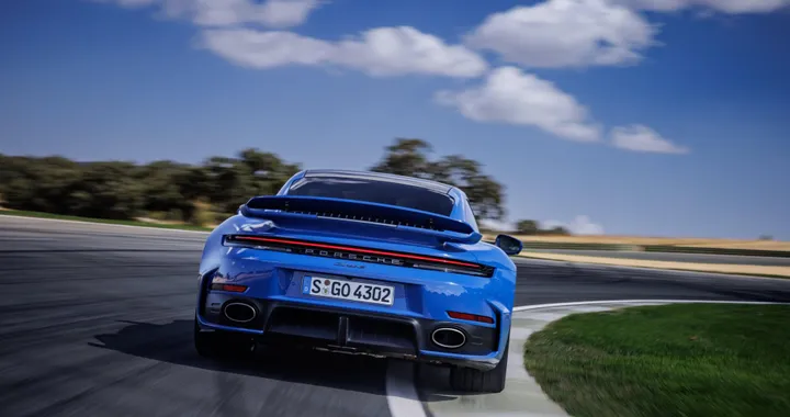 La Porsche 911 non si ferma: vendite record nel 2025 in un mercato in ...