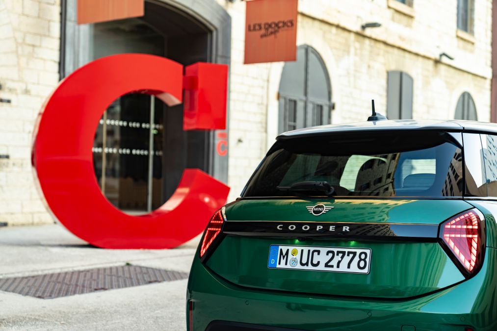 Mini Cooper C: da ora si puà giocare a UNO in macchina con in-car ...