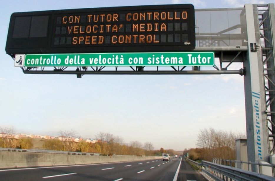 Tutor in autostrada, cosa sono e come funzionano. Ecco dove trovarli - HDmotori.it