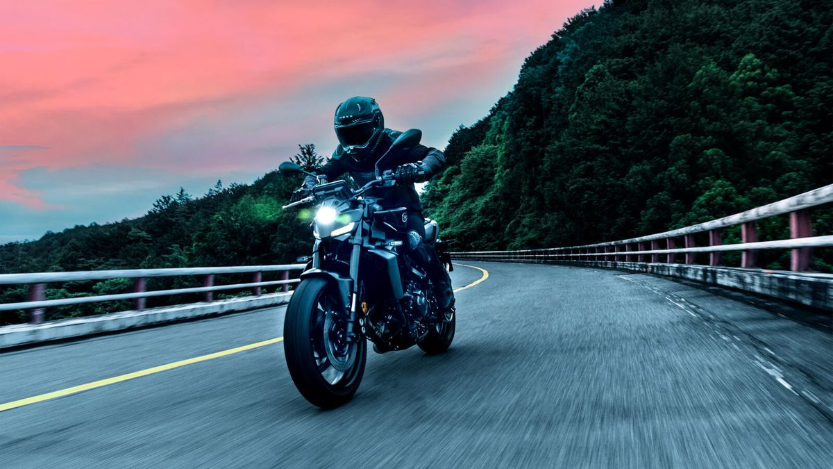 Debutta la Yamaha con cambio automatico: ecco la nuova MT-09 Y-AMT ...