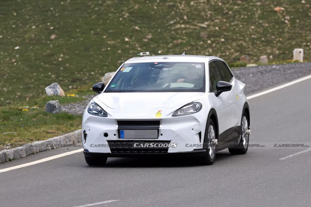 Nuova Cupra Raval si svela sempre di più e si prepara al debutto ...