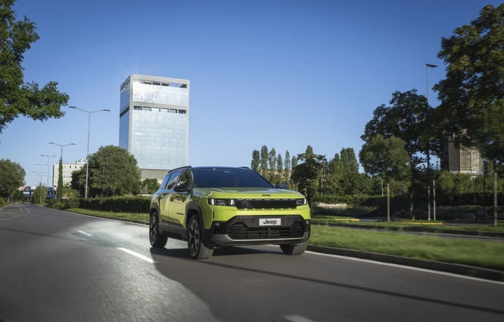 Nuova Jeep Compass, debuttano la Plug-in e la 4xe con la trazione ...